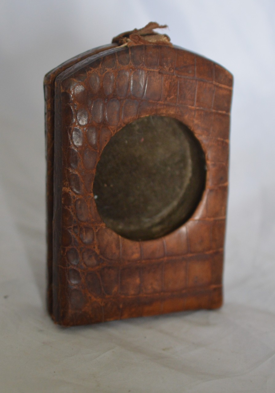 Leather Pocket Watch Stand - Blog