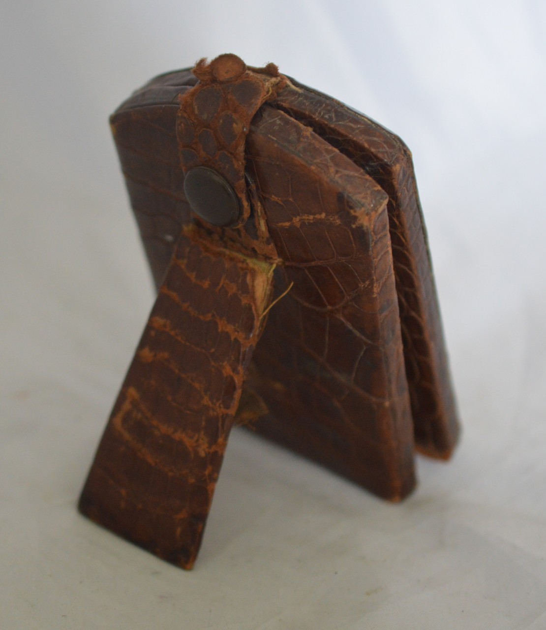 Leather Pocket Watch Stand - Blog